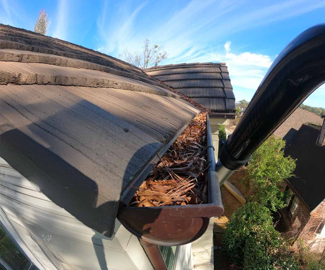 Residential Gutter Cleaning Systems with Carbon Clamping Gutter Poles ...