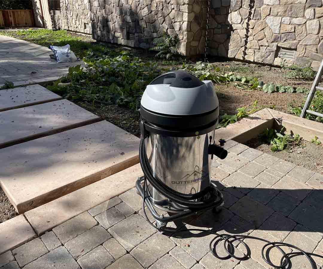 13 Gallon Cyclone Gutter Cleaners for Homes – EquipMaxx